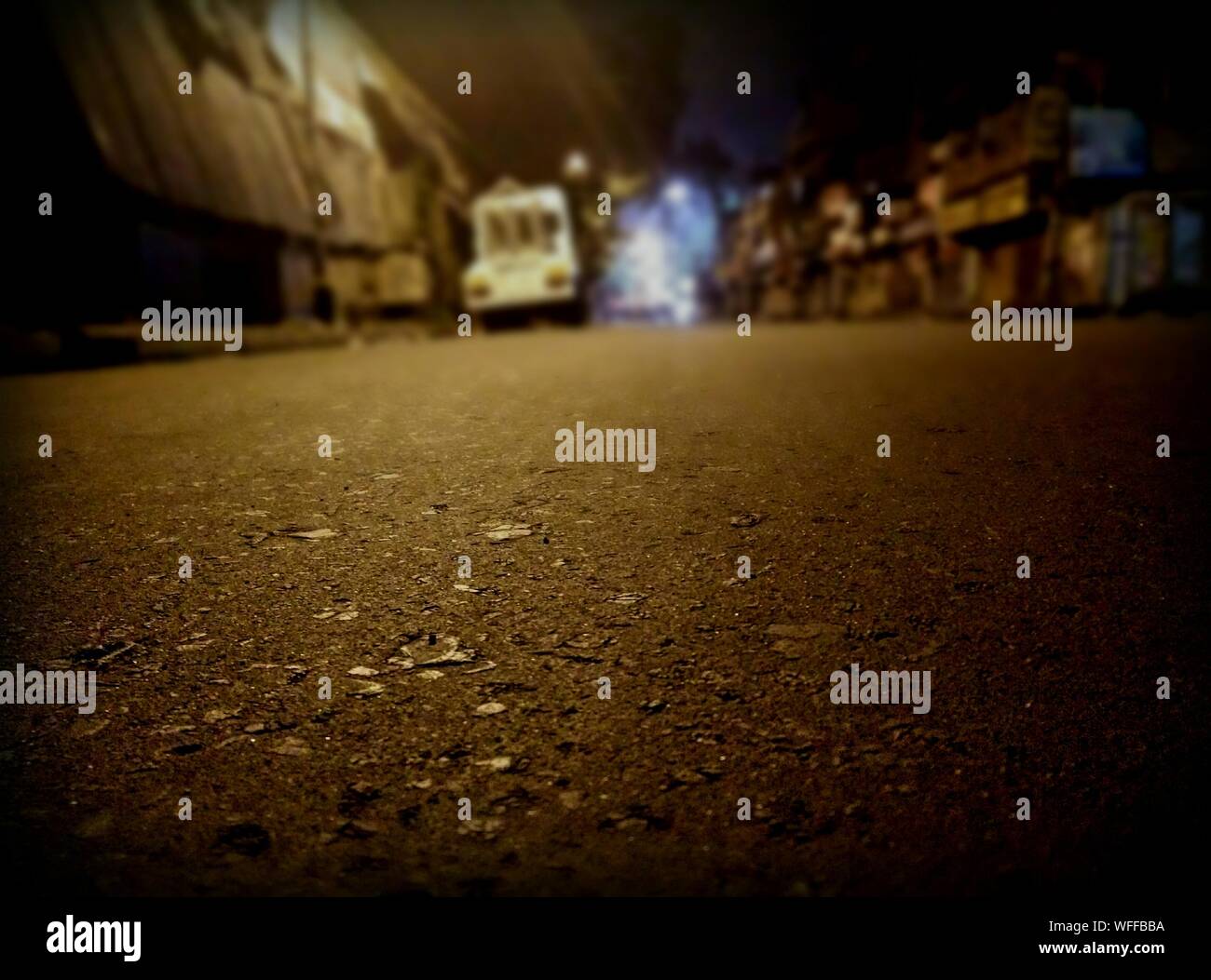 Empty road at night hi-res stock photography and images - Alamy