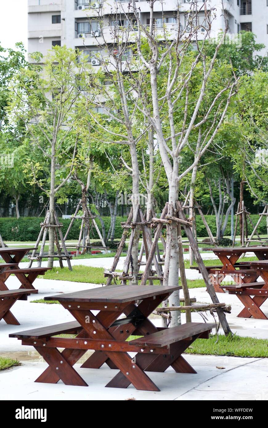 Picnic table structure hi-res stock photography and images - Alamy