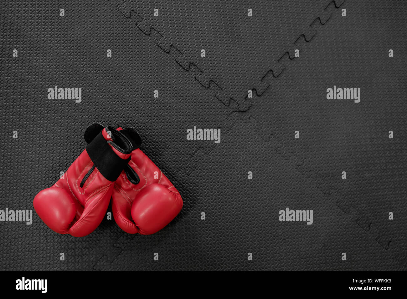 Sport boxing on floor hi-res stock photography and images - Alamy