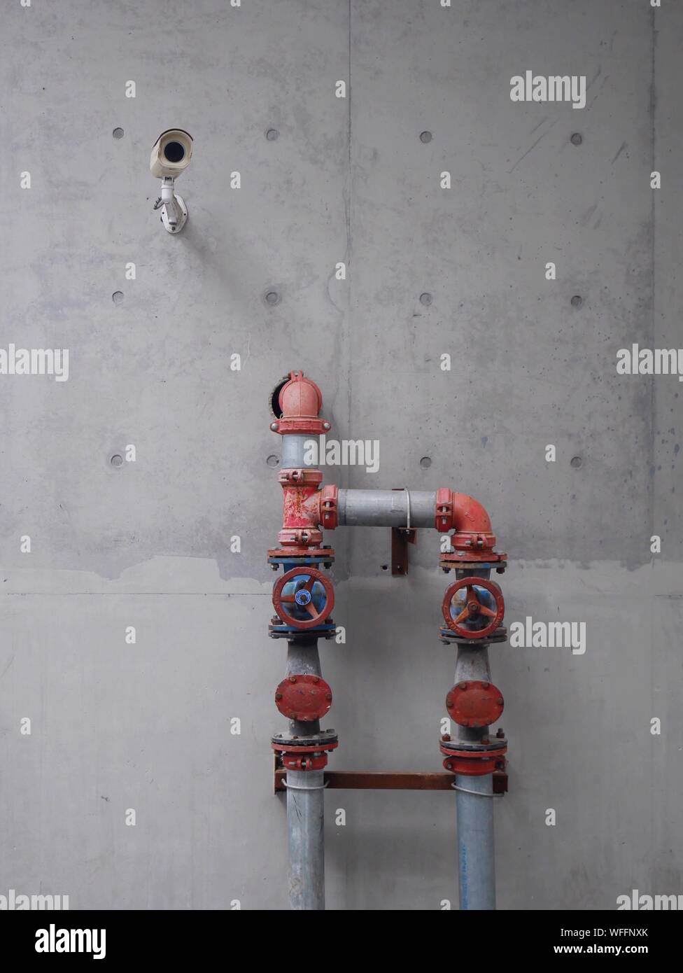 Wall mounted security camera hi-res stock photography and images - Alamy