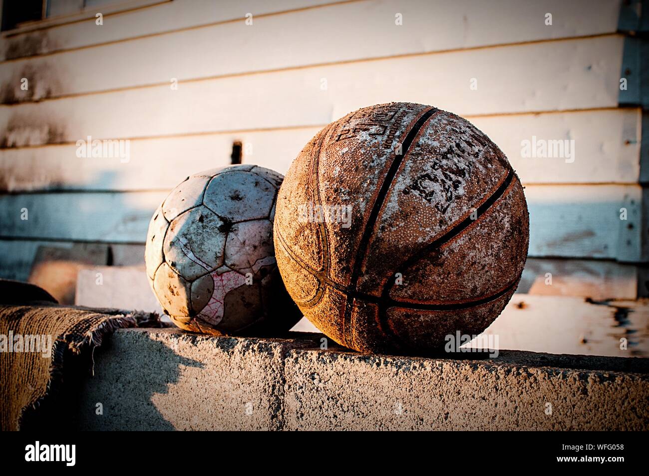 Abandoned basketball ball hi-res stock photography and images - Alamy