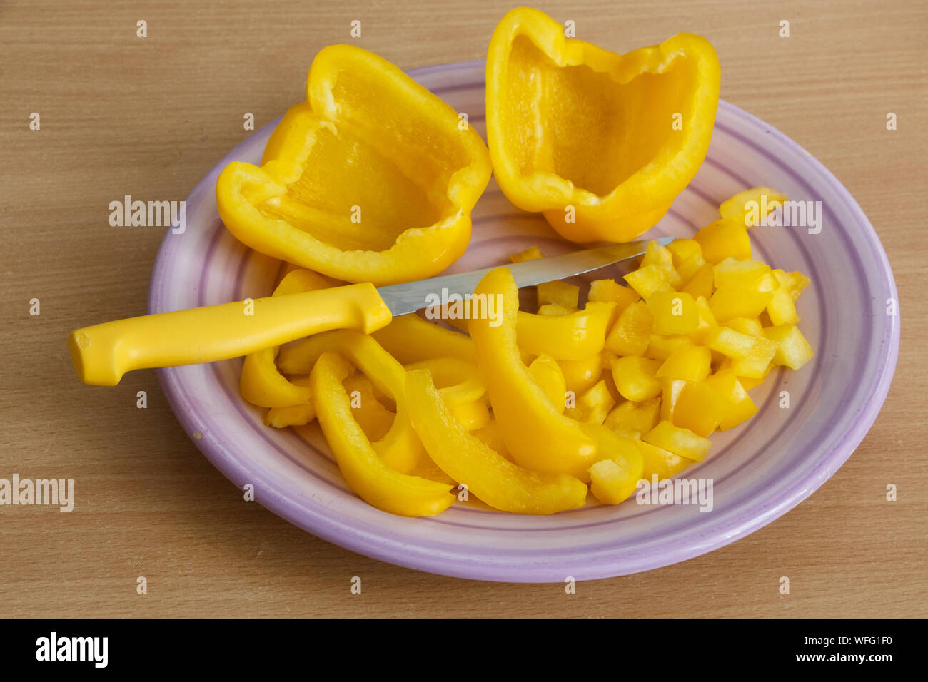 Half yellow pepper hi-res stock photography and images - Alamy