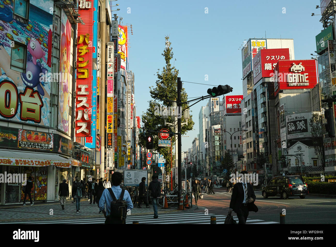 Japanese signpost tokyo hi-res stock photography and images - Alamy