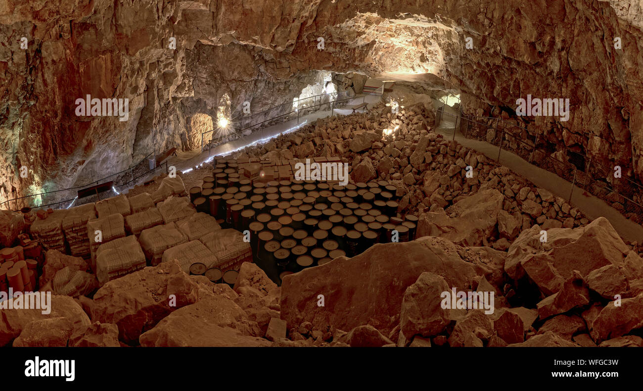 Overhead view of Bomb Shelter in the Grand Canyon Caverns, Peach ...