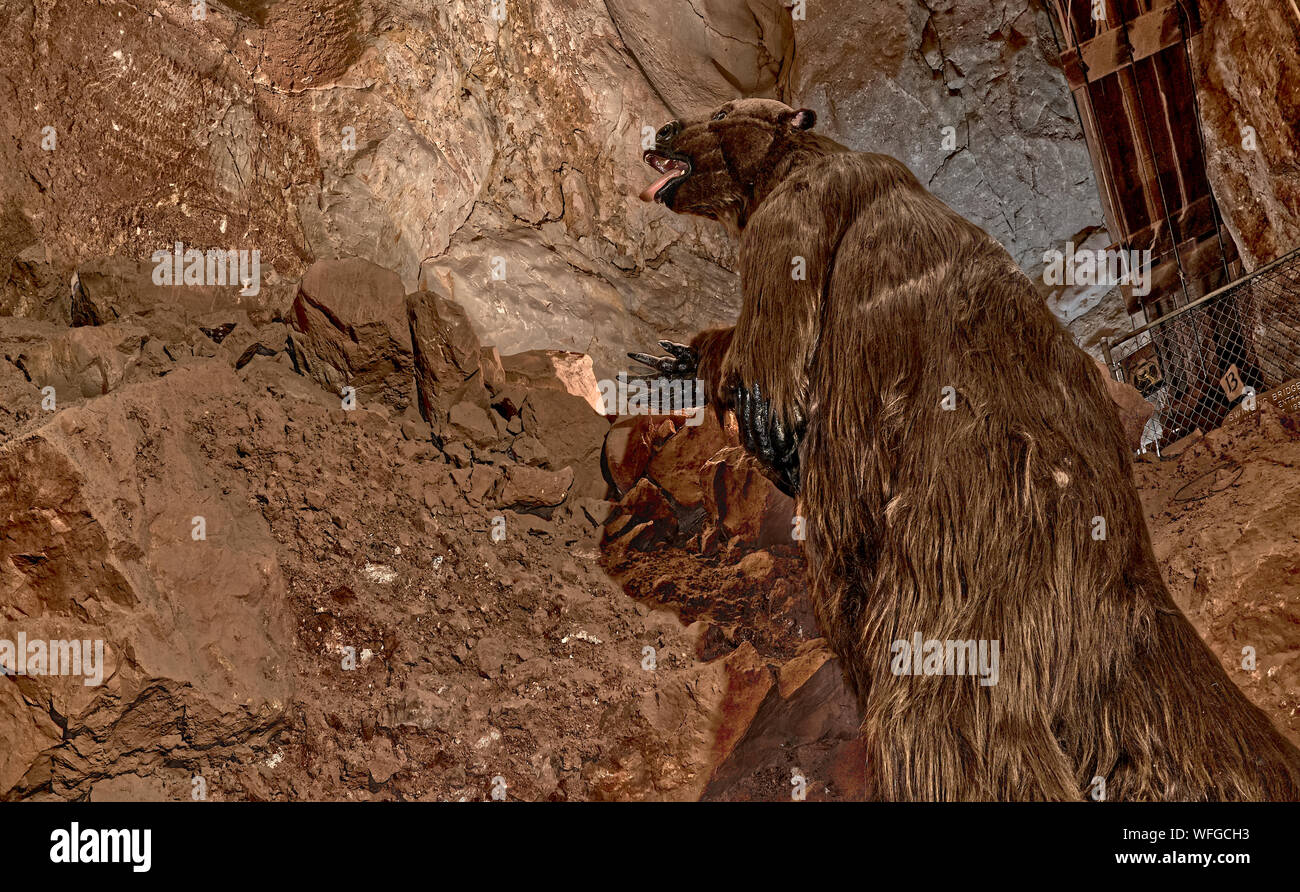 Giant Sloth Replica at Grand Canyon Caverns, Peach Springs, Mile Marker ...