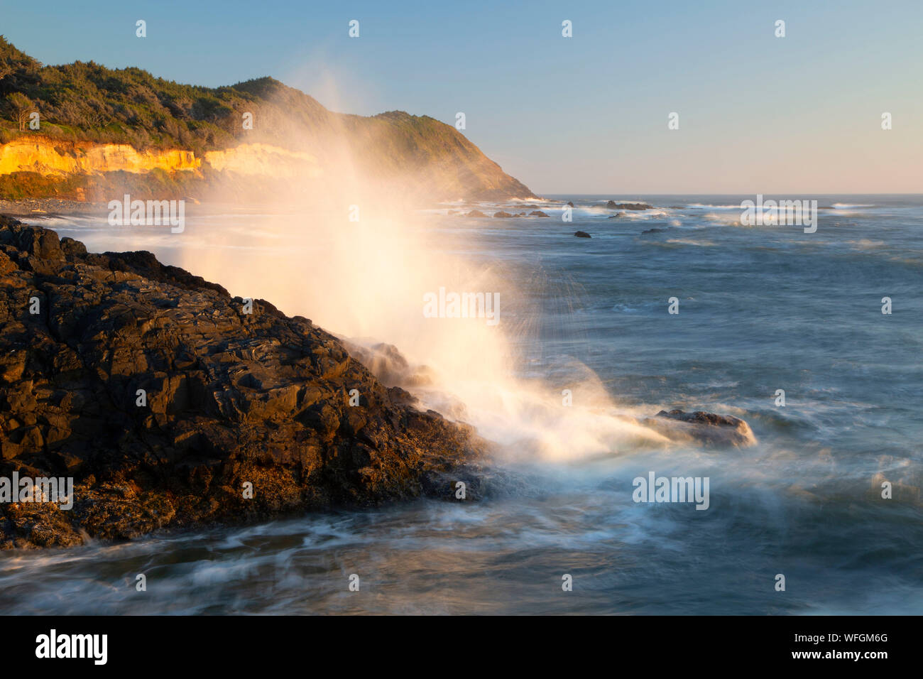 Surf at Strawberry Hill, Neptune State Park, Oregon Stock Photo - Alamy