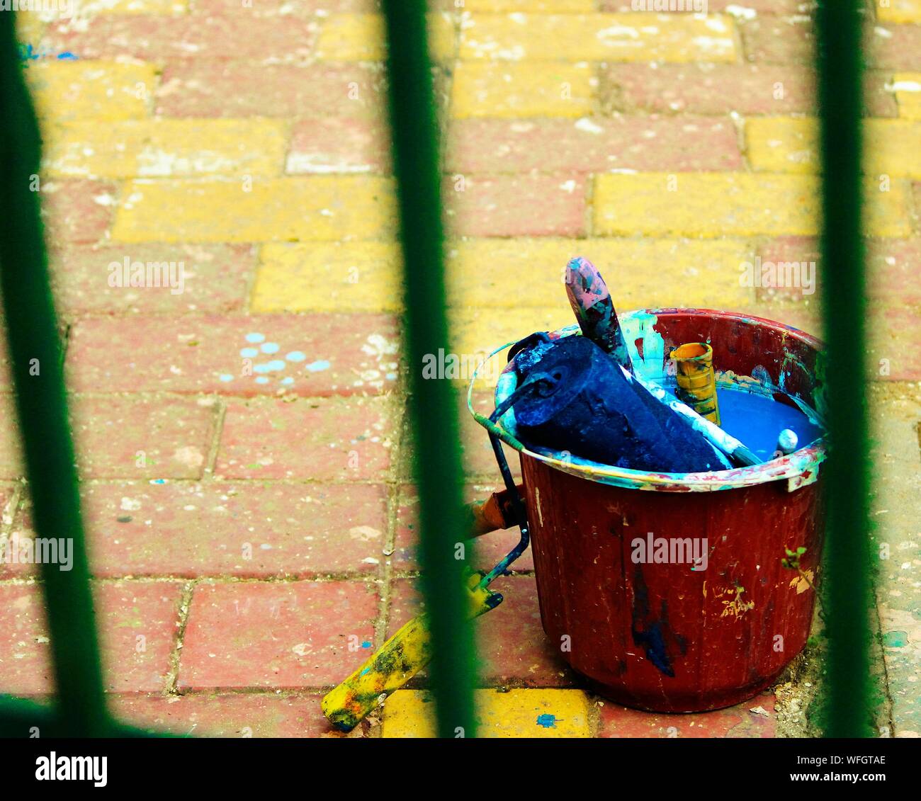 See through bucket hi-res stock photography and images - Alamy