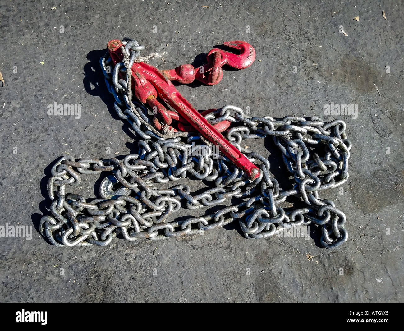 Tangled Chain High Resolution Stock Photography and Images - Alamy