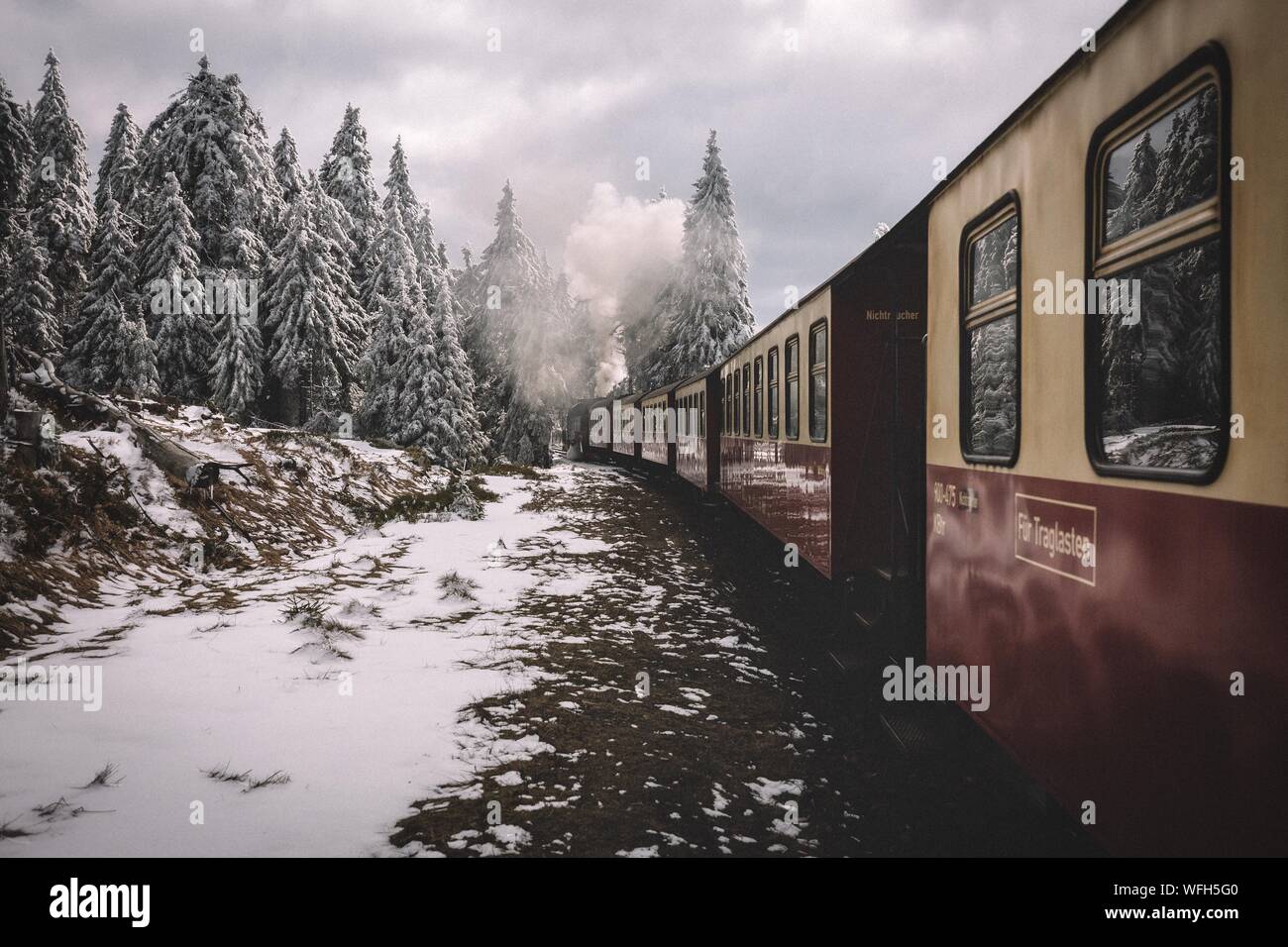 Steam locomotive in the snow hi-res stock photography and images - Alamy
