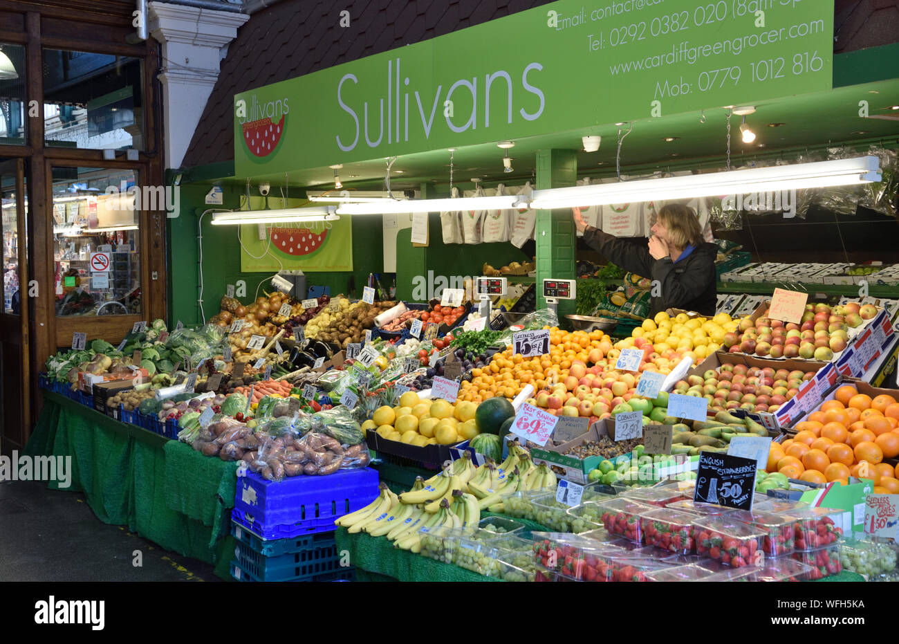 Fruit market wales hi-res stock photography and images - Alamy