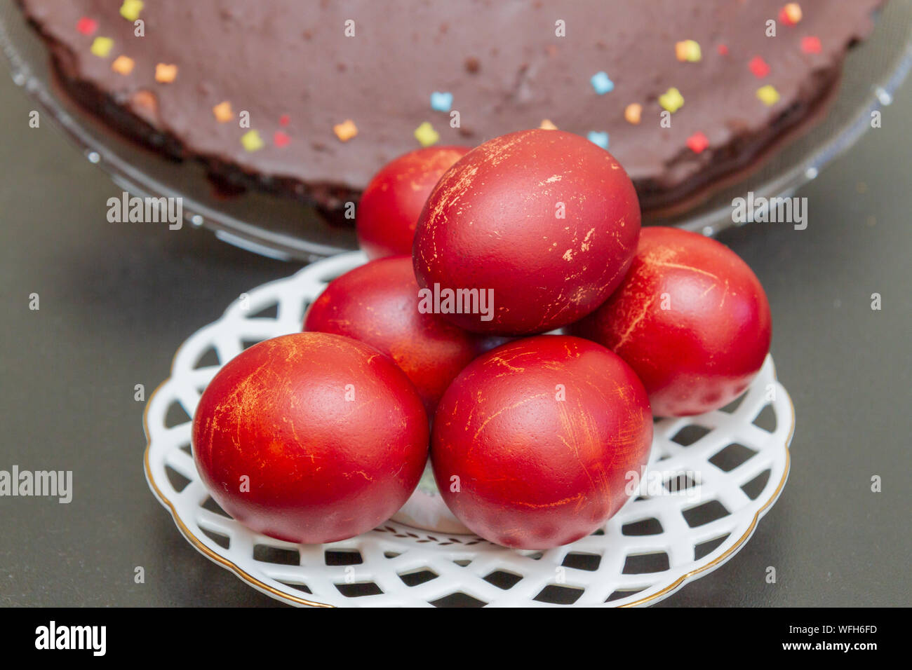 Dyed eggs in onion skins are at the plate Stock Photo - Alamy