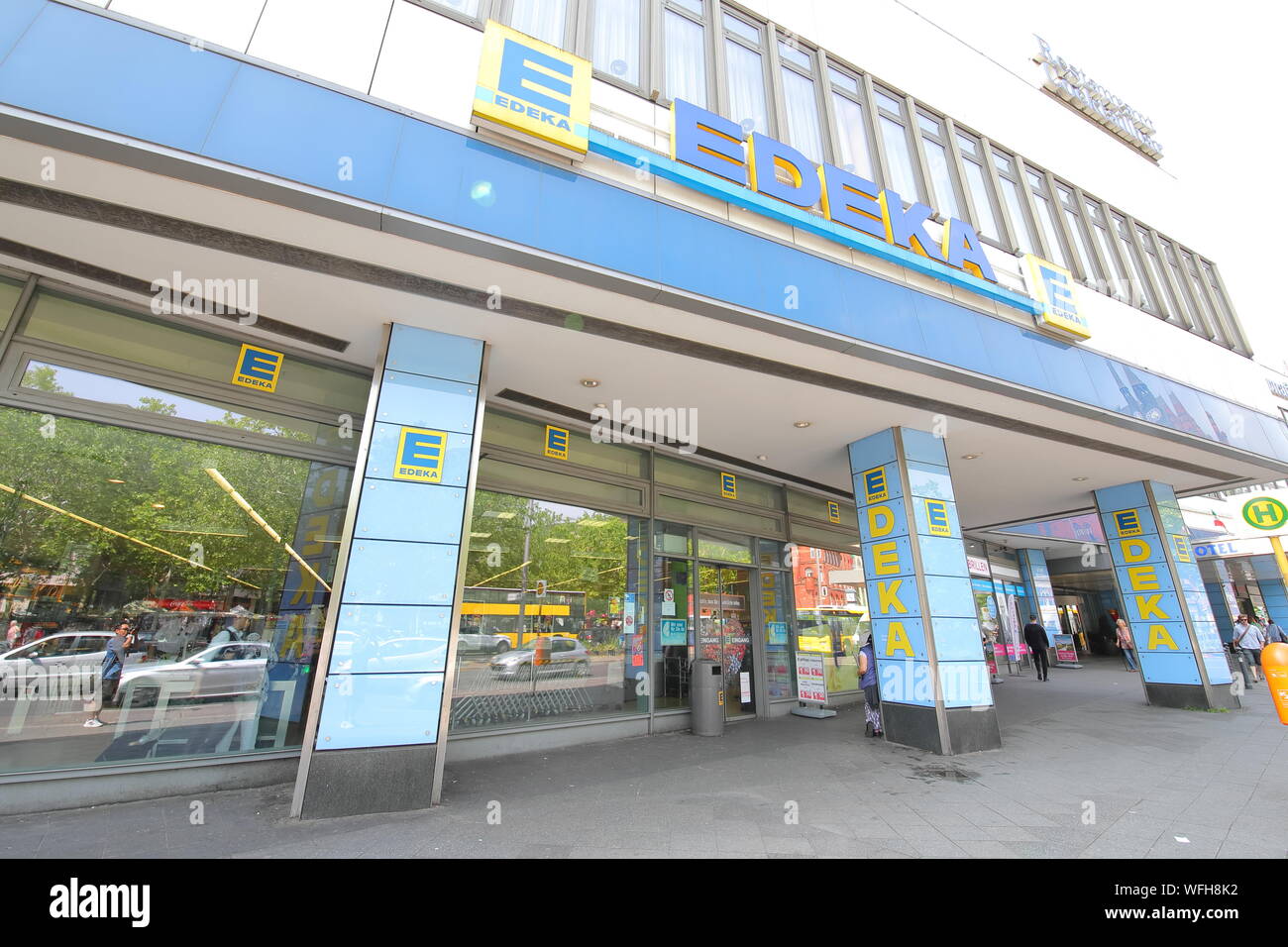 Edeka grocery store hi-res stock photography and images - Alamy