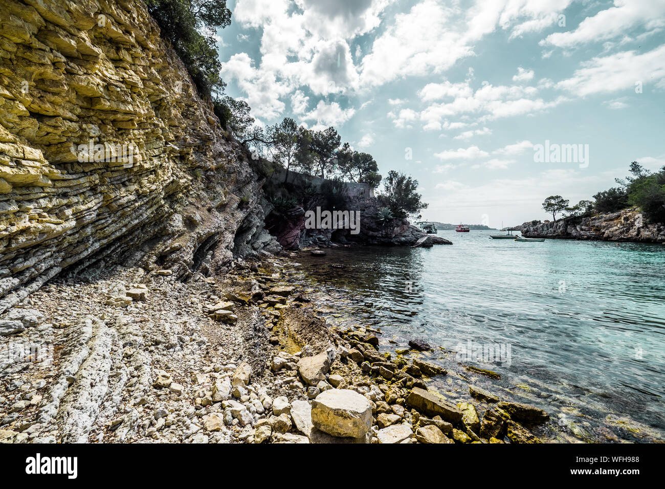 Rock roadside cliff hi-res stock photography and images - Alamy