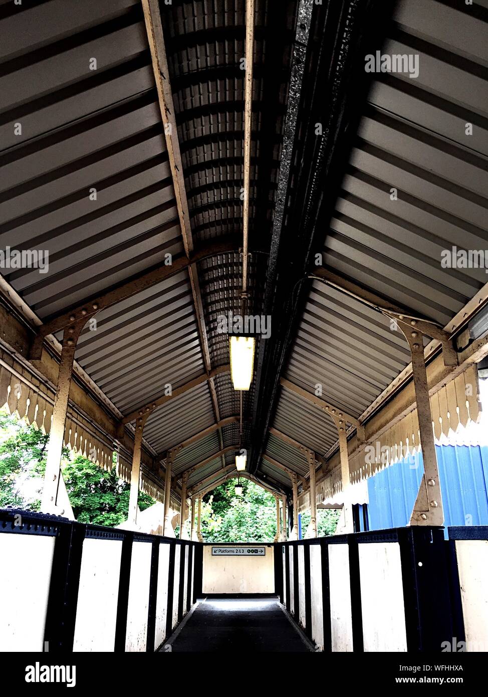 Covered railroad bridge hi-res stock photography and images - Alamy