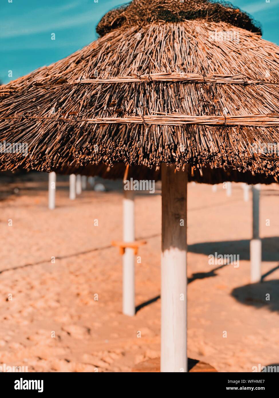 Sand roof hi-res stock photography and images - Alamy