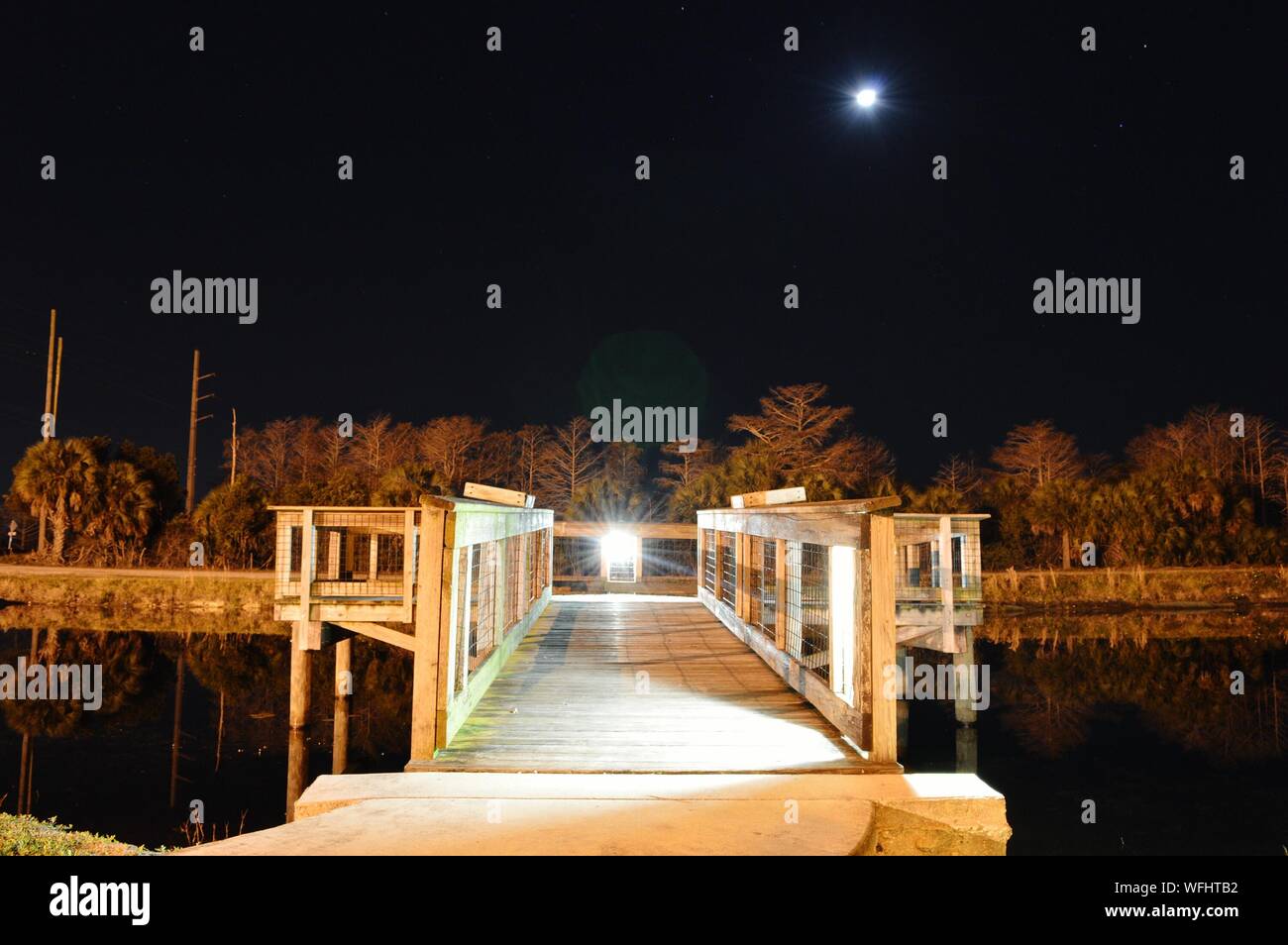 Arched wooden bridge hi-res stock photography and images - Alamy