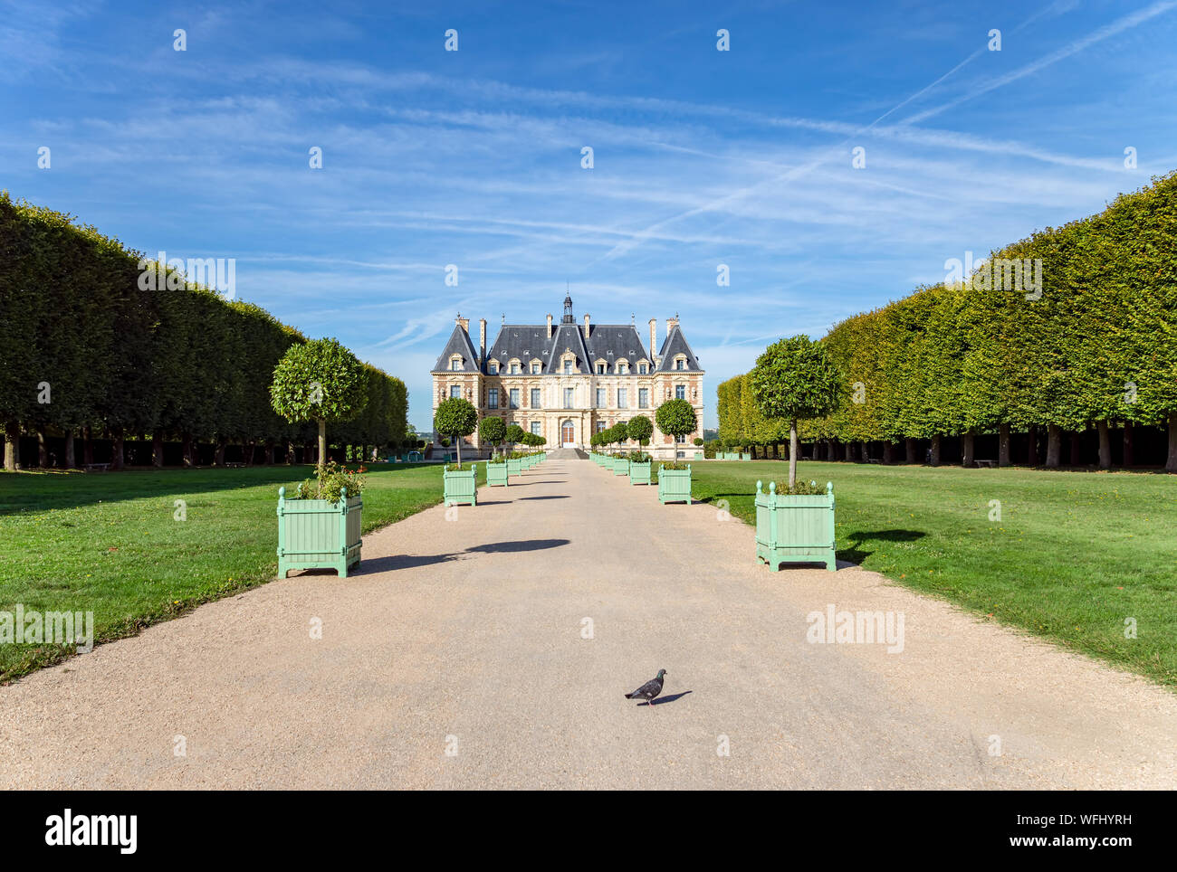 Entrance to Chateau de Sceaux, a castle inside parc de Sceaux - Hauts ...
