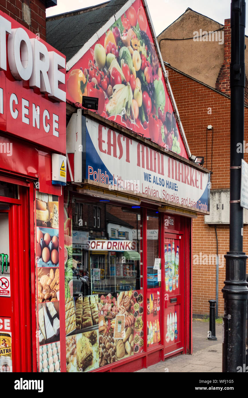 Facade of a liquor store hi-res stock photography and images - Alamy
