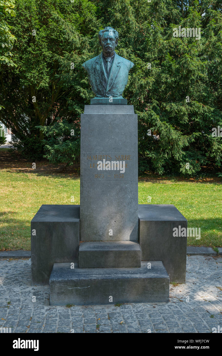 Statue of Maurits Sabbe in Bruges, Belgium Stock Photo - Alamy