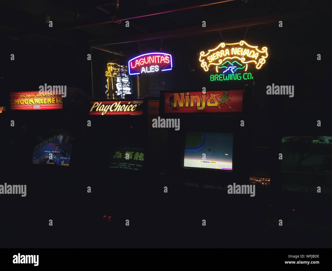 Nightclub signs hi-res stock photography and images - Alamy