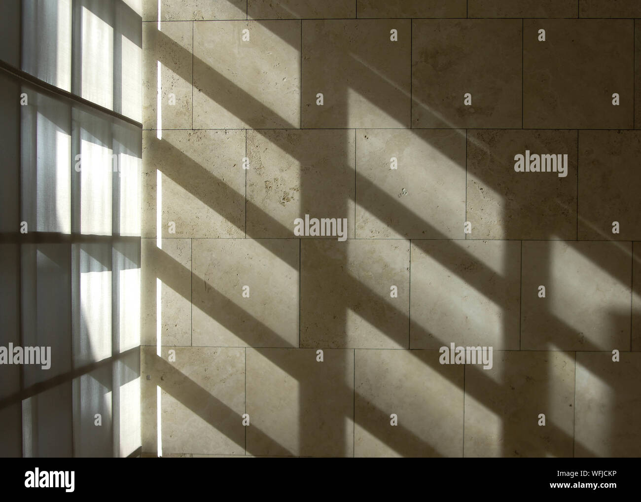 Sunlight on windows hi-res stock photography and images - Alamy