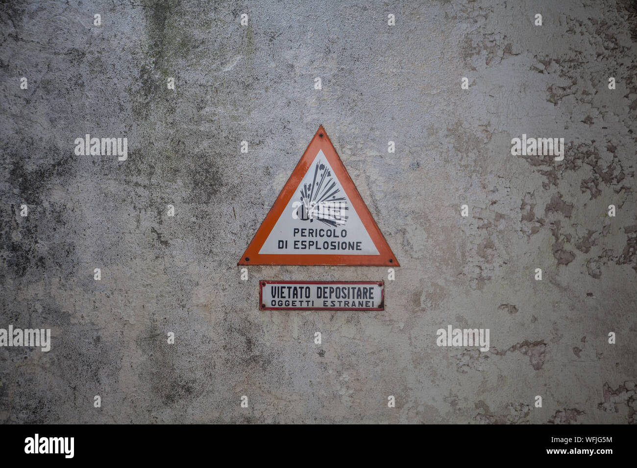 Risk explosion hi-res stock photography and images - Alamy