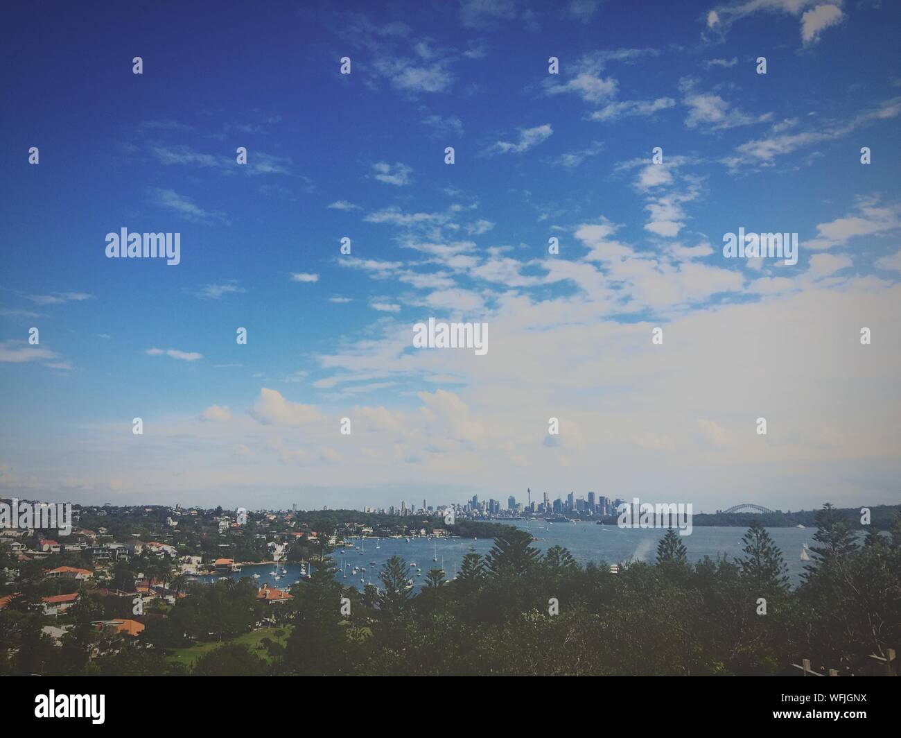 Lakeside City High Resolution Stock Photography and Images - Alamy