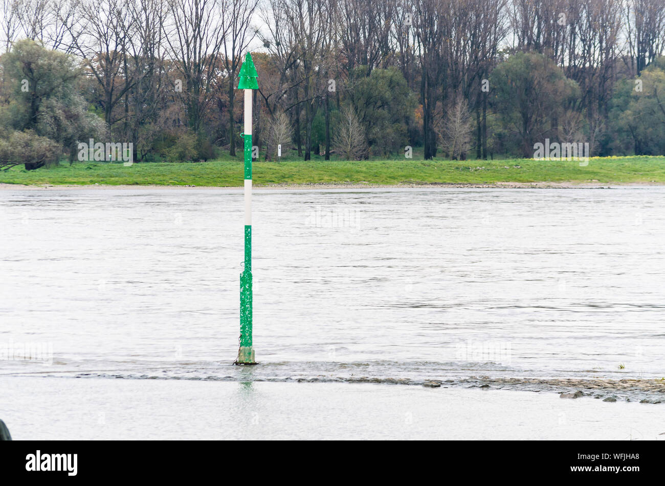 Pole in water hi-res stock photography and images - Alamy