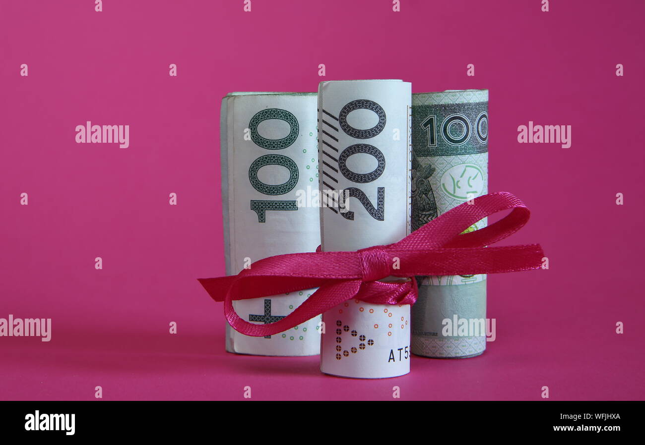 Purple banknotes hi-res stock photography and images - Alamy