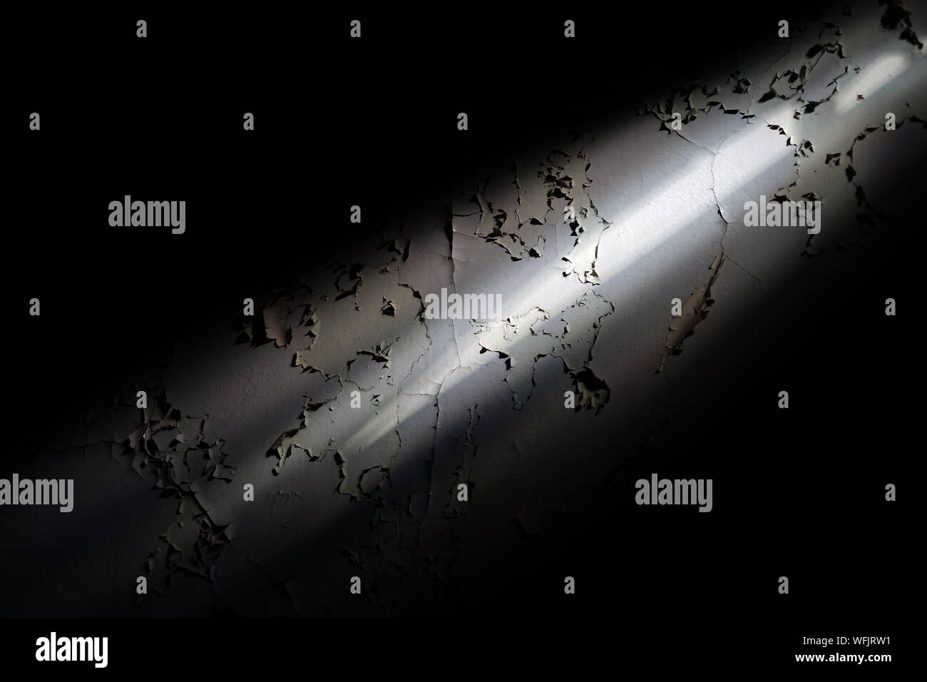 Falling off the wall hi-res stock photography and images - Alamy