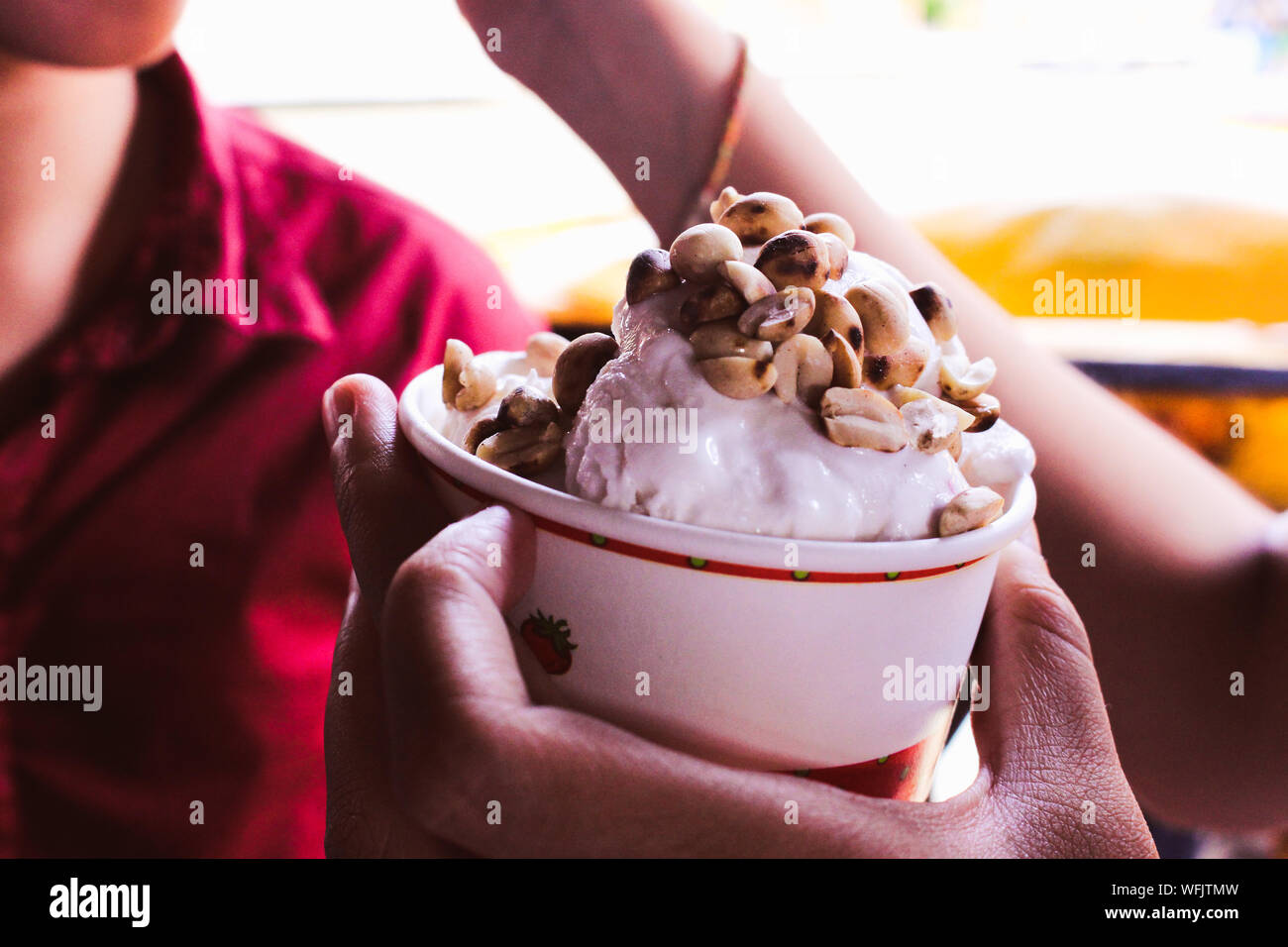 People ice cream hi-res stock photography and images - Alamy