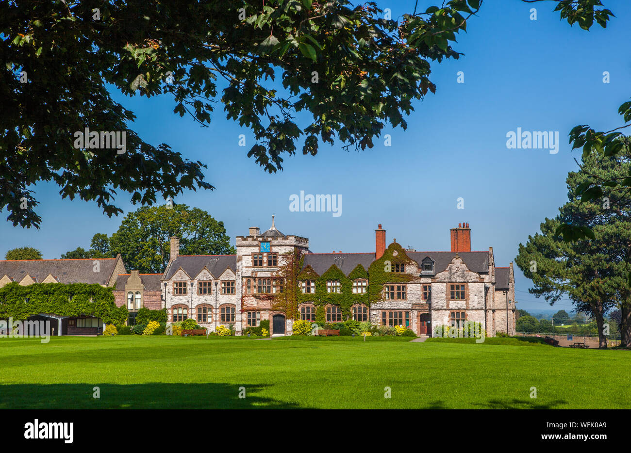 Ruthin hi-res stock photography and images - Alamy