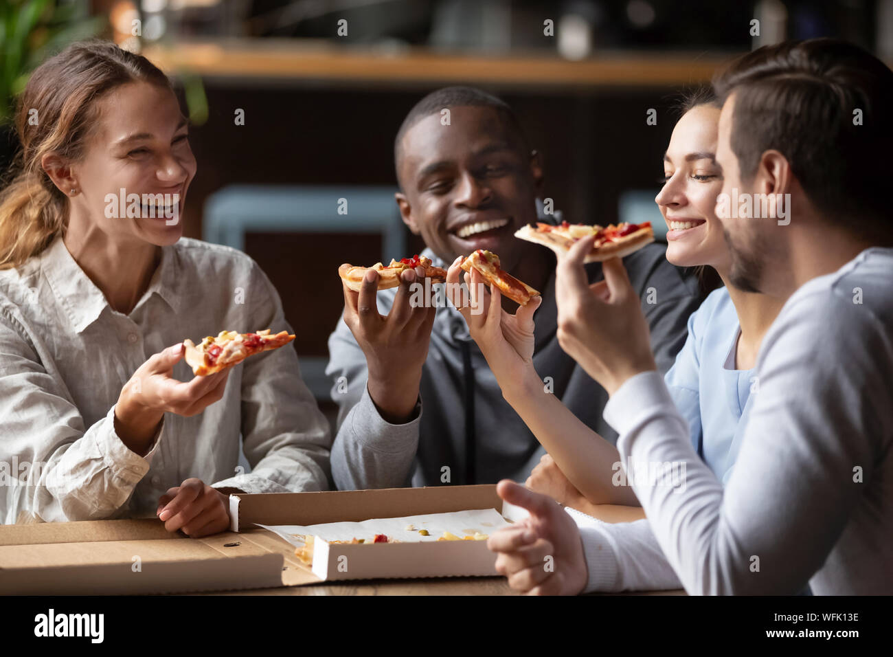 Women friends restaurant pizza hi-res stock photography and images - Alamy