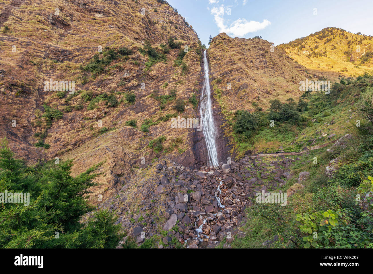 Scenic Birthi water fall in the Himalayas at Munsiyari Uttarakhand ...