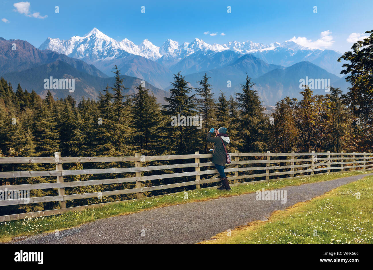 Himalaya mountain range at Munsiyari, Uttarakhand, India with scenic ...