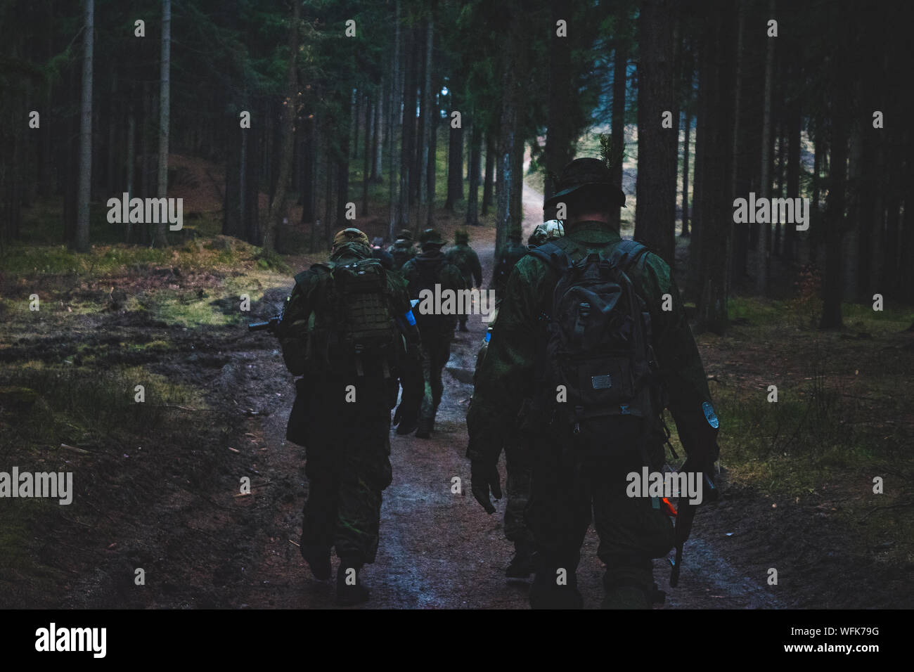 Group of soldiers bonding hi-res stock photography and images - Alamy