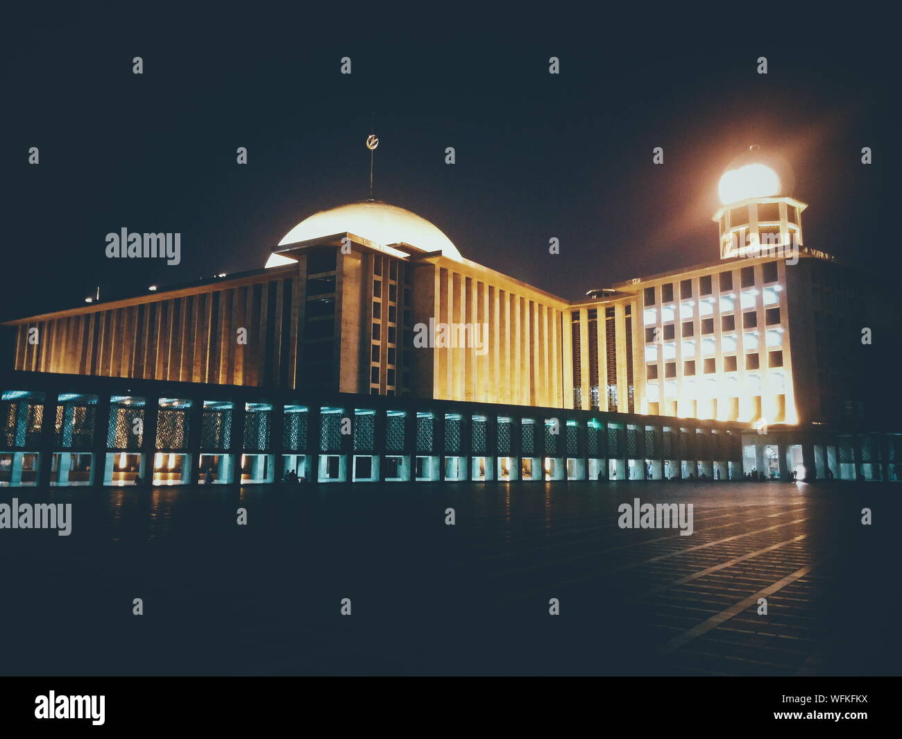Istiqlal mosque hi-res stock photography and images - Alamy
