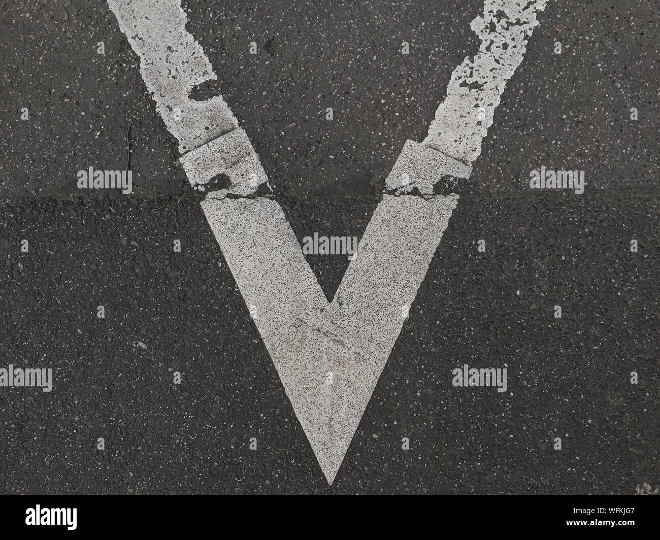 V marking hi-res stock photography and images - Alamy