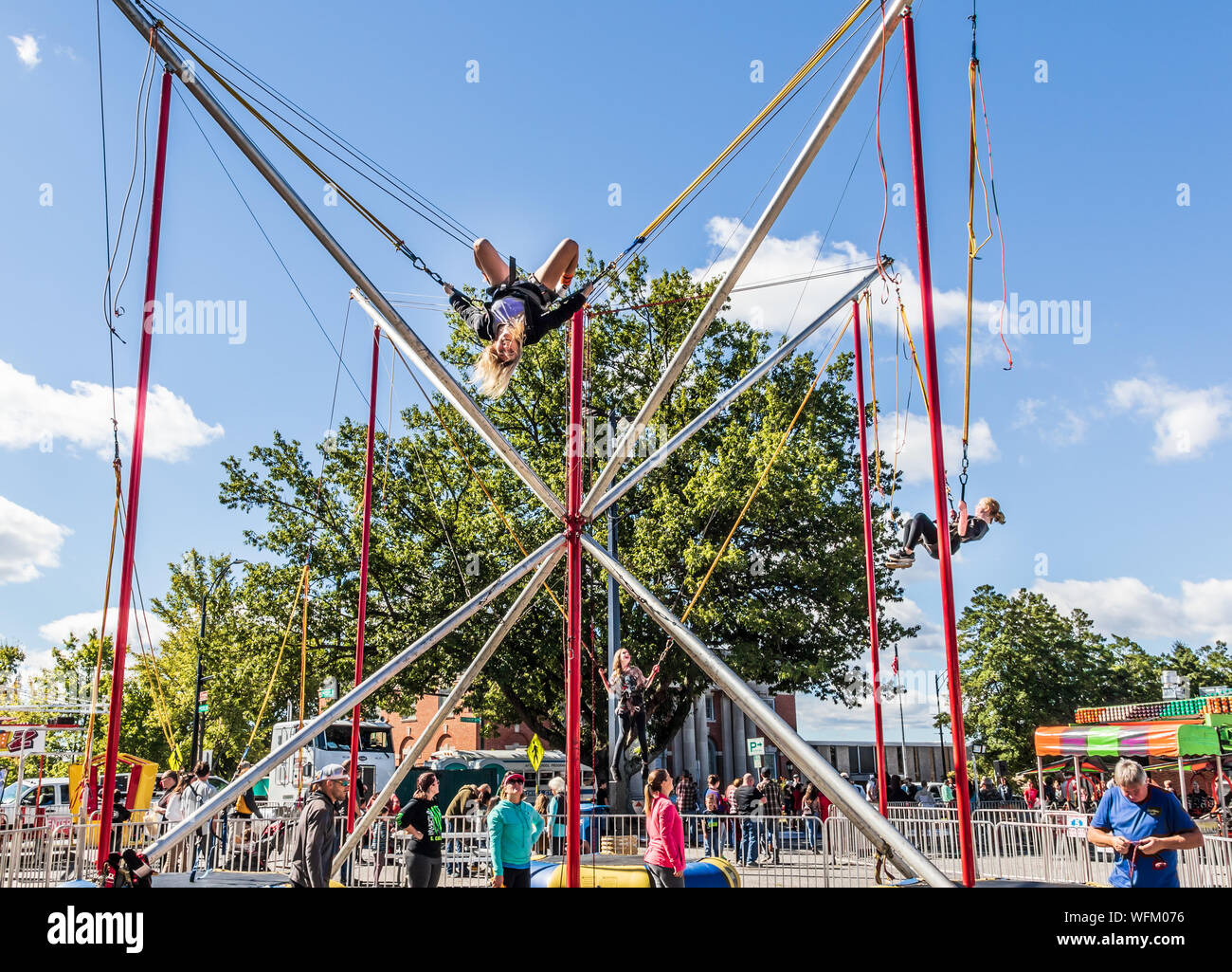 Bungee ride hi-res stock photography and images - Alamy