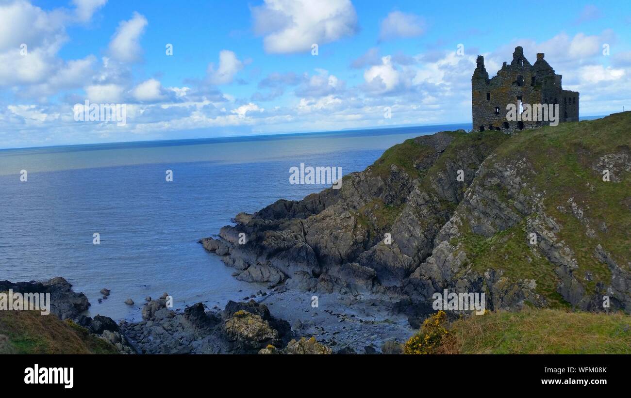 Old castle on cliff hi-res stock photography and images - Alamy