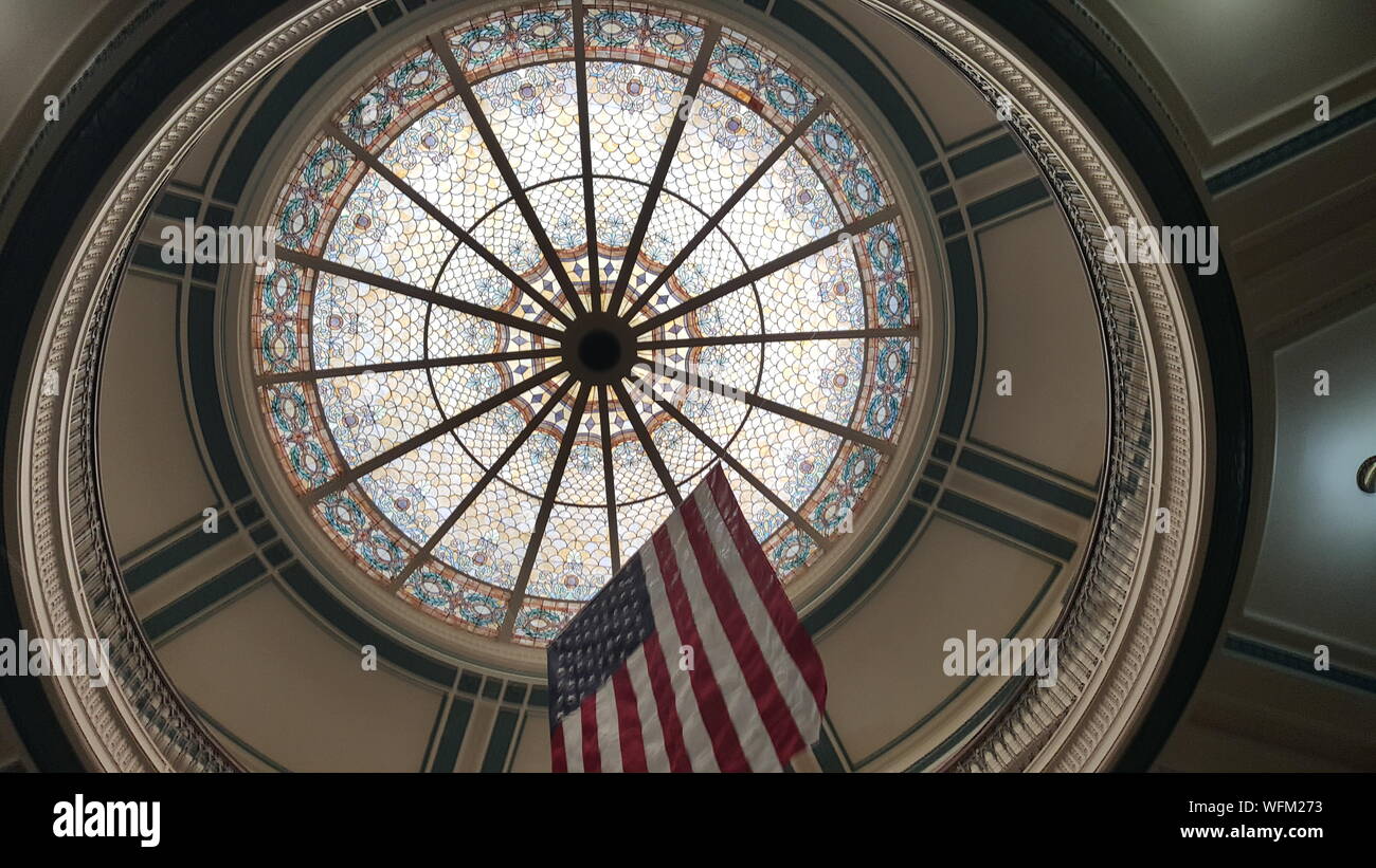 American flag courthouse hi-res stock photography and images - Alamy