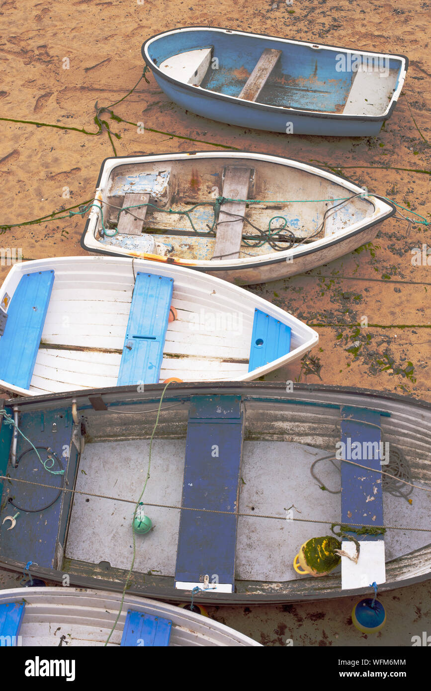 Small dinghies hi-res stock photography and images - Alamy