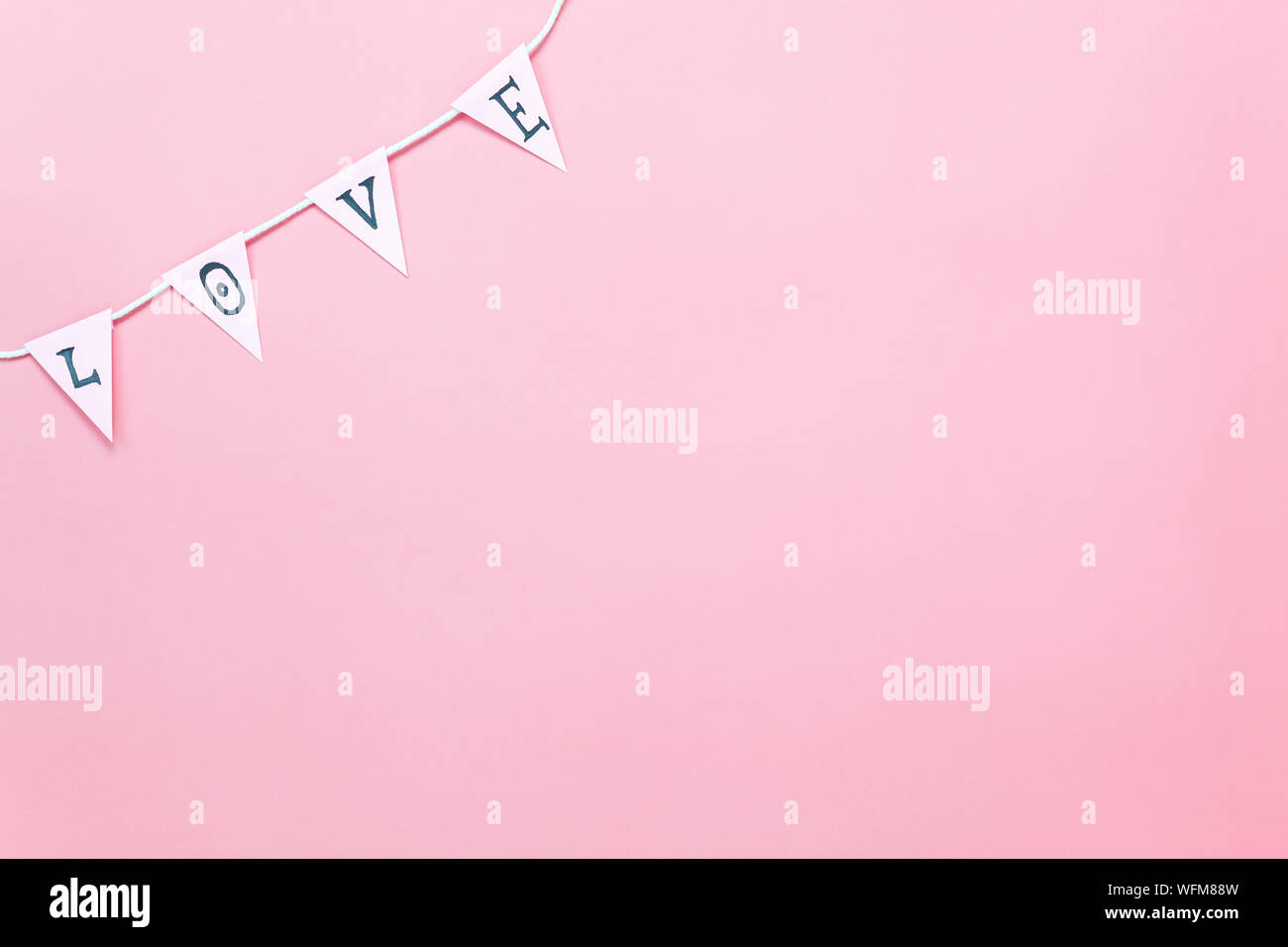 Text triangle hi-res stock photography and images - Alamy