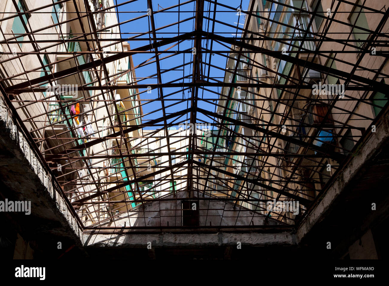 Alley with a glass roof hi-res stock photography and images - Alamy