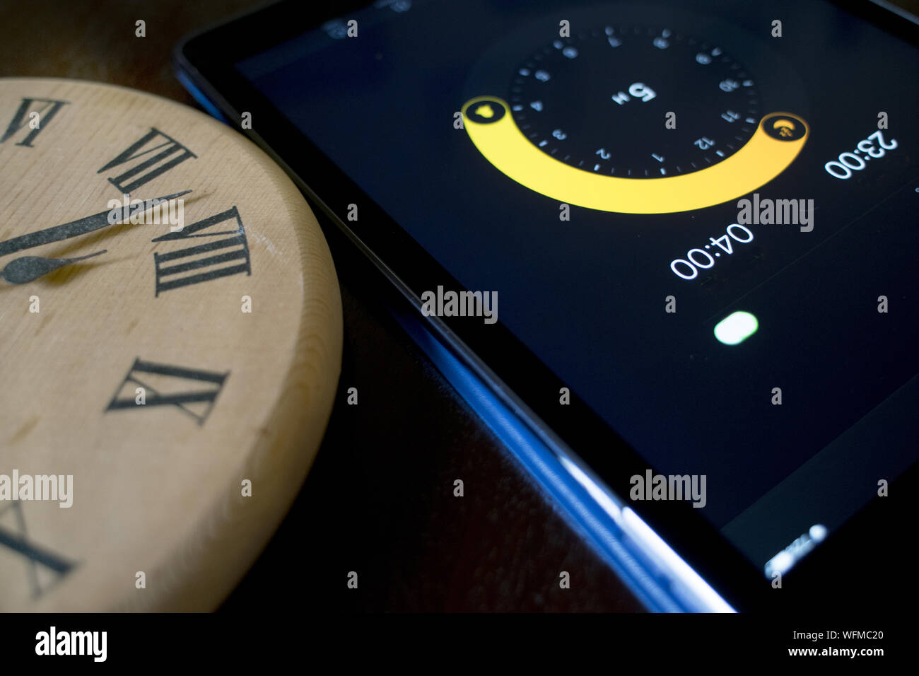 Hand phone clock hi-res stock photography and images - Alamy