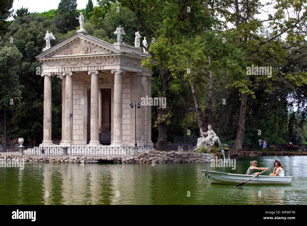 Roman rowing boat hi-res stock photography and images - Alamy