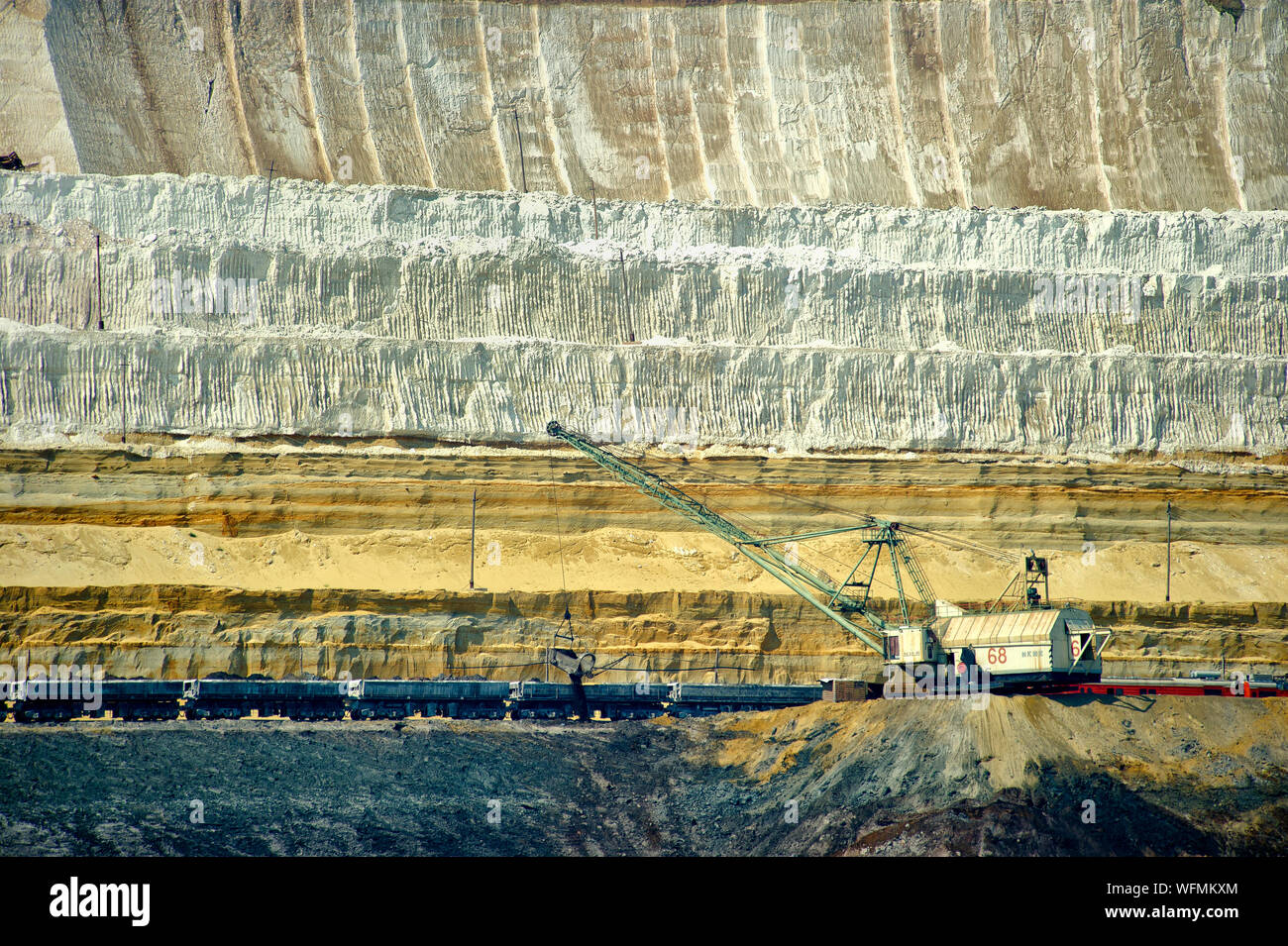 Mining crane hi-res stock photography and images - Alamy