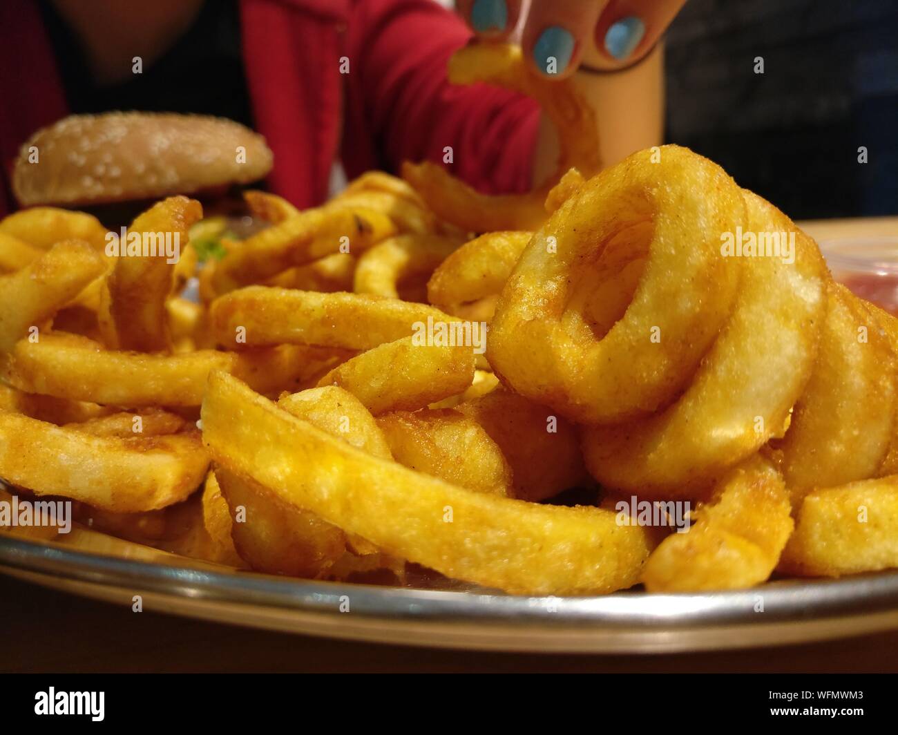 Silver colored plate hi-res stock photography and images - Alamy