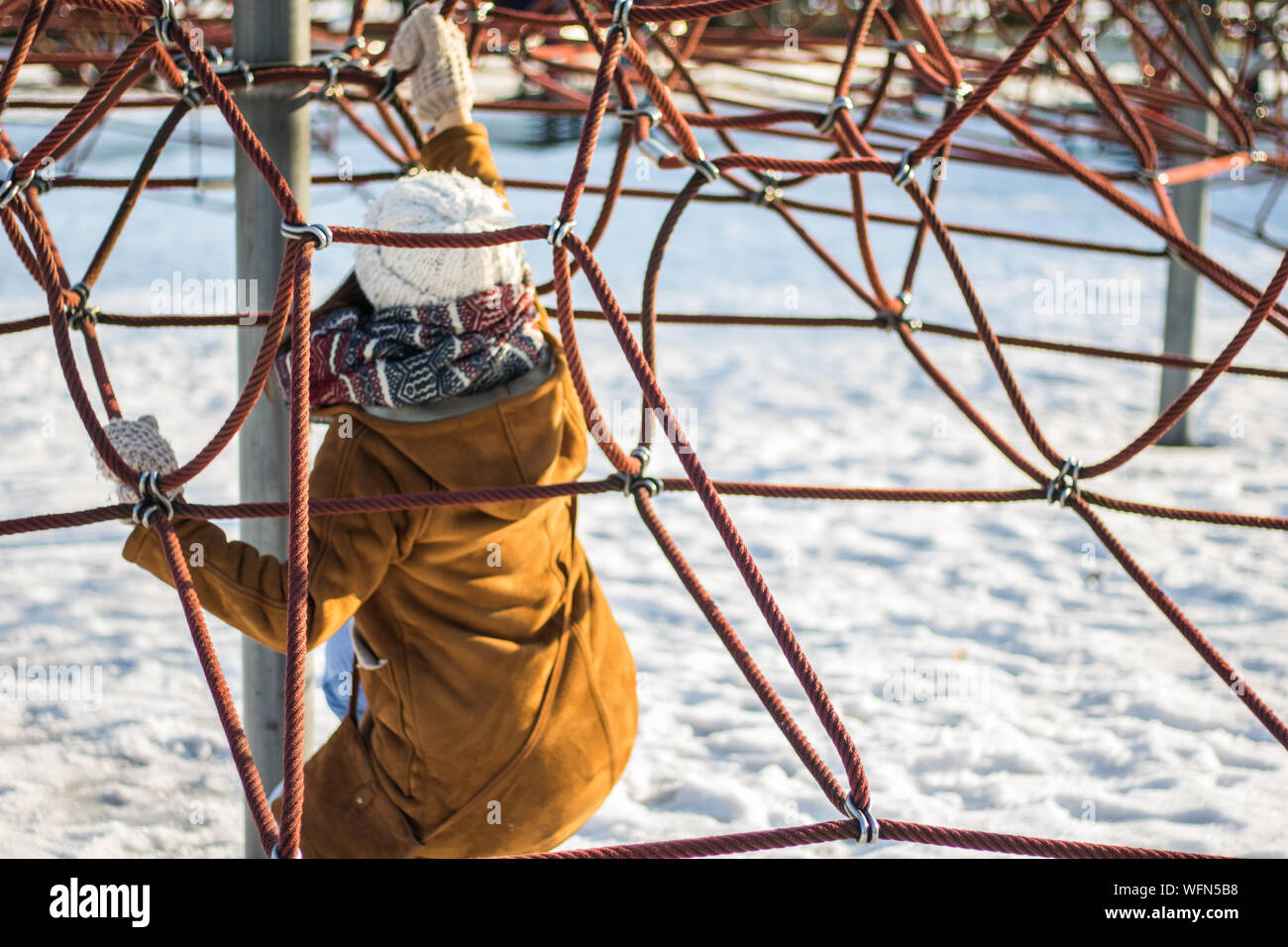 Gym climbing ropes hi-res stock photography and images - Alamy