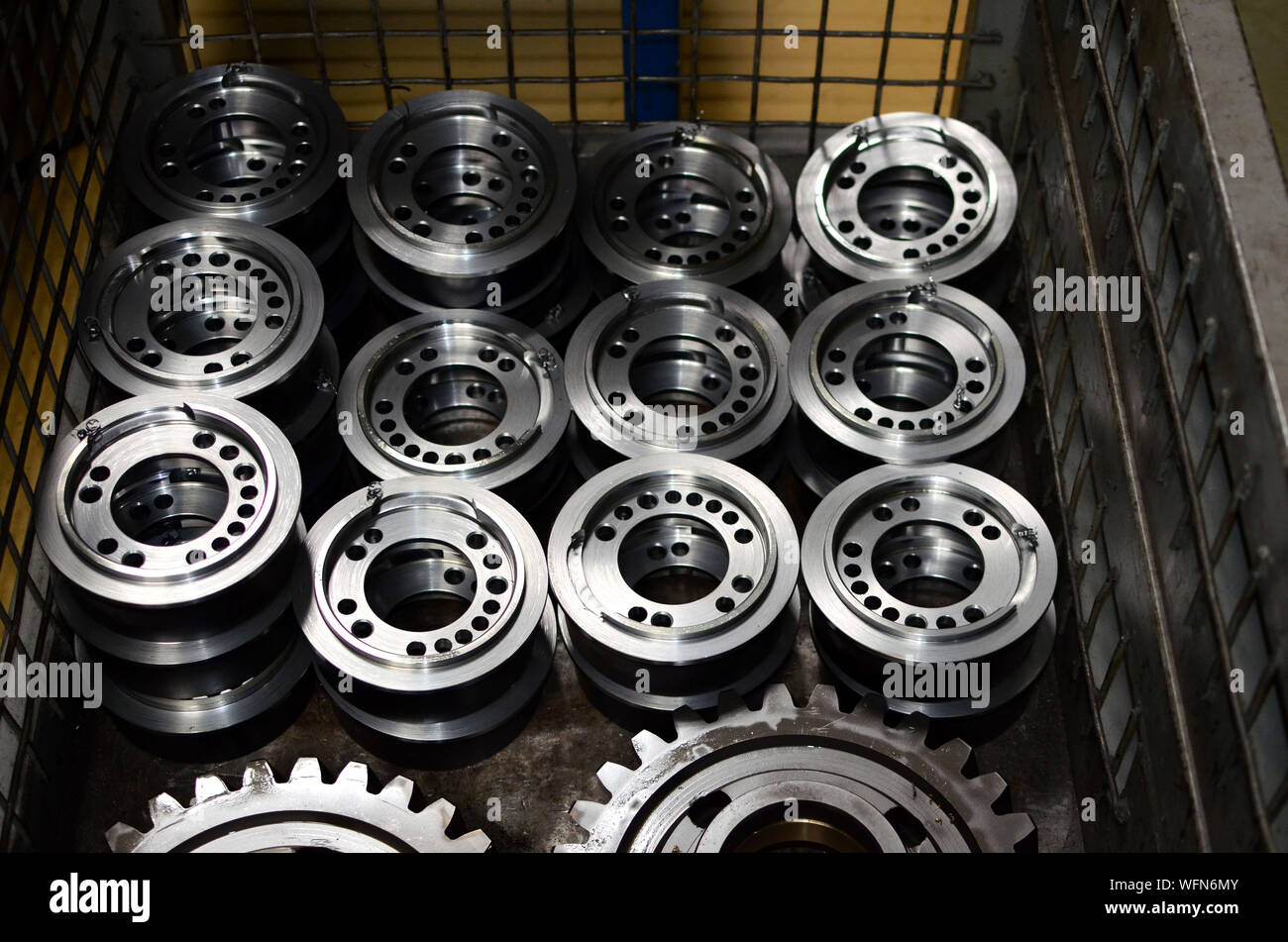 Metal billet for the production of gears on a threading machine for ...